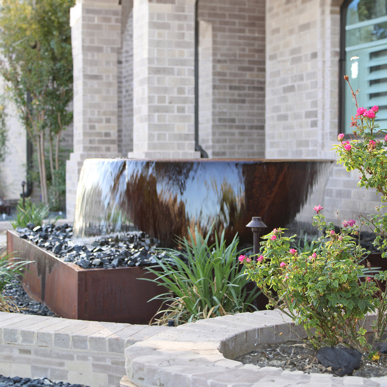 Blue Thumb Cast Iron Sugar Kettle Fountains | Practical Garden Ponds